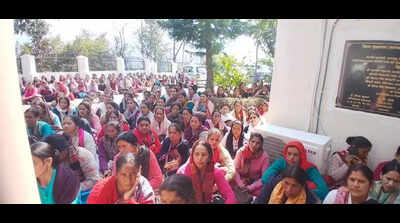 Anganwadi staff seek Rs 140 daily hike, warn of indefinite stir ...