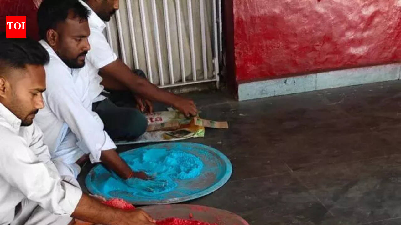 From guns to gulal: Buxar jail inmates make herbal ‘gulal’ for Holi ...