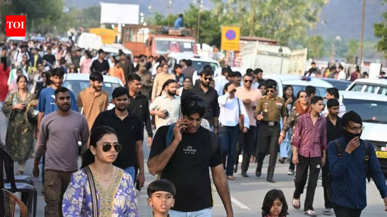 Suryakiran, sarang shows attract heavy crowd at Jal Mahal | Jaipur News ...