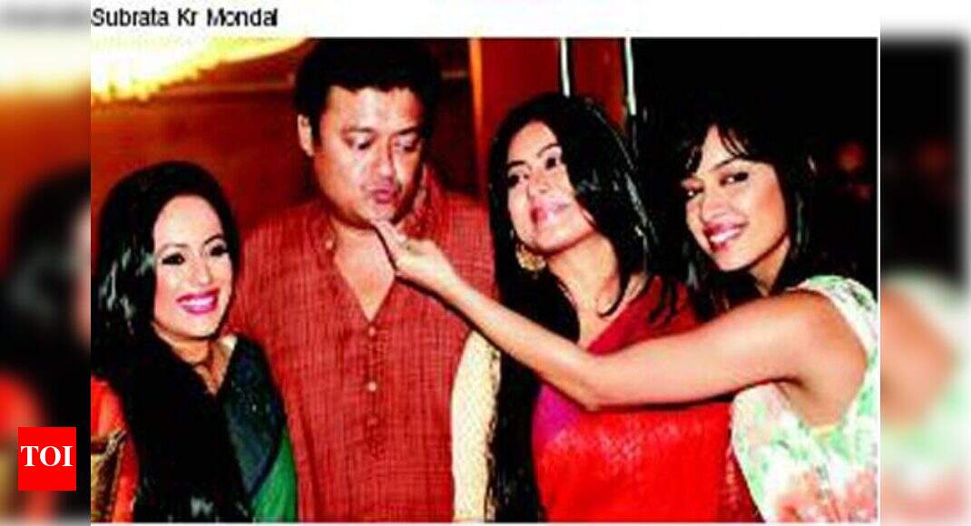 Filmi bash of 'Teen Yaari Katha' | Hindi Movie News - Times of India