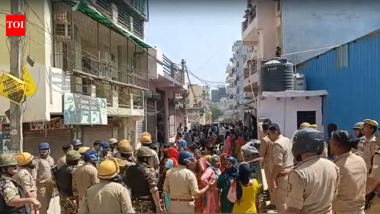 Noida Protest News Live Updates: Over 350 people arrested for spreading ...