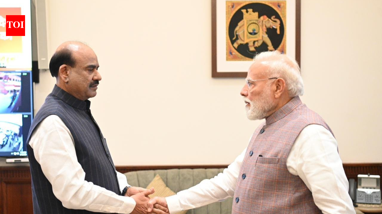 Special Parliament session Live: Lok Sabha Speaker OM Birla meets MPs ...