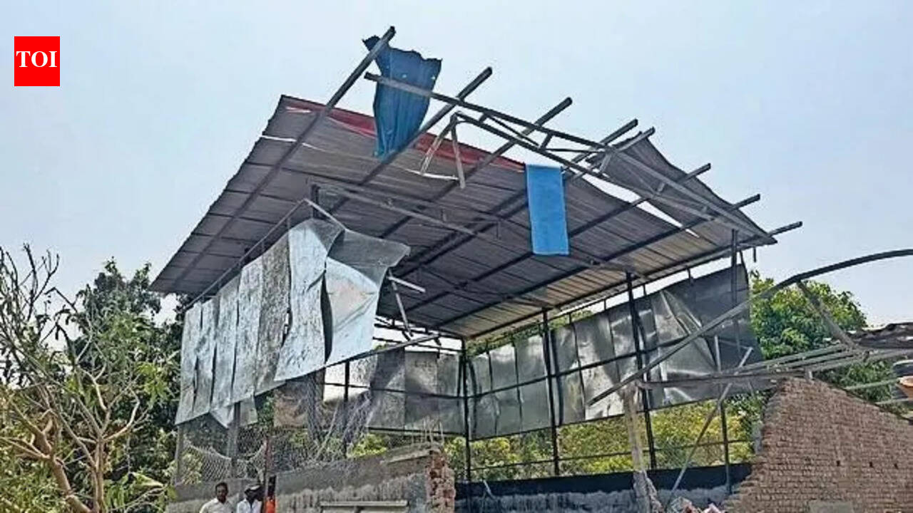 1 dead, 4 hurt in explosion at illegal firecracker unit in Palghar ...