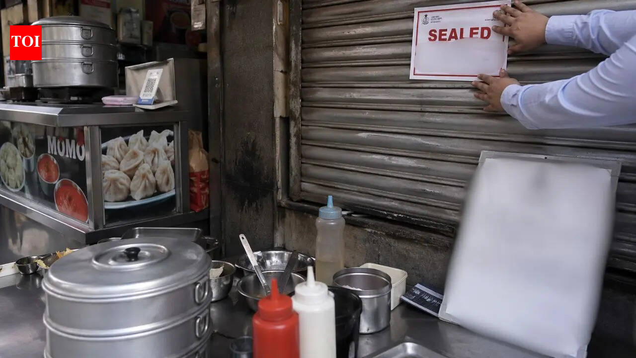 Patparganj momo incident: MCD revokes licence, seals shop after dozens ...