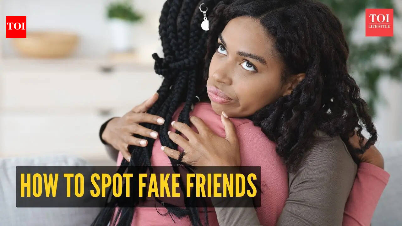 How to spot fake friends: 10 toxic traits disguised as 'friendship'
