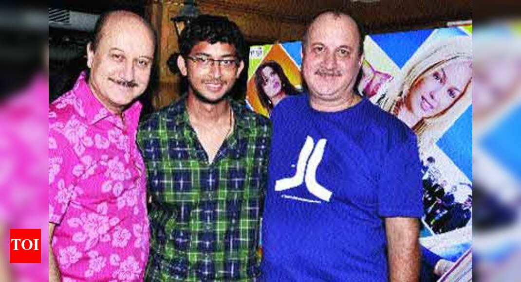 Anupam Kher, Karan Razdan flaunt floral prints | Events Movie News ...