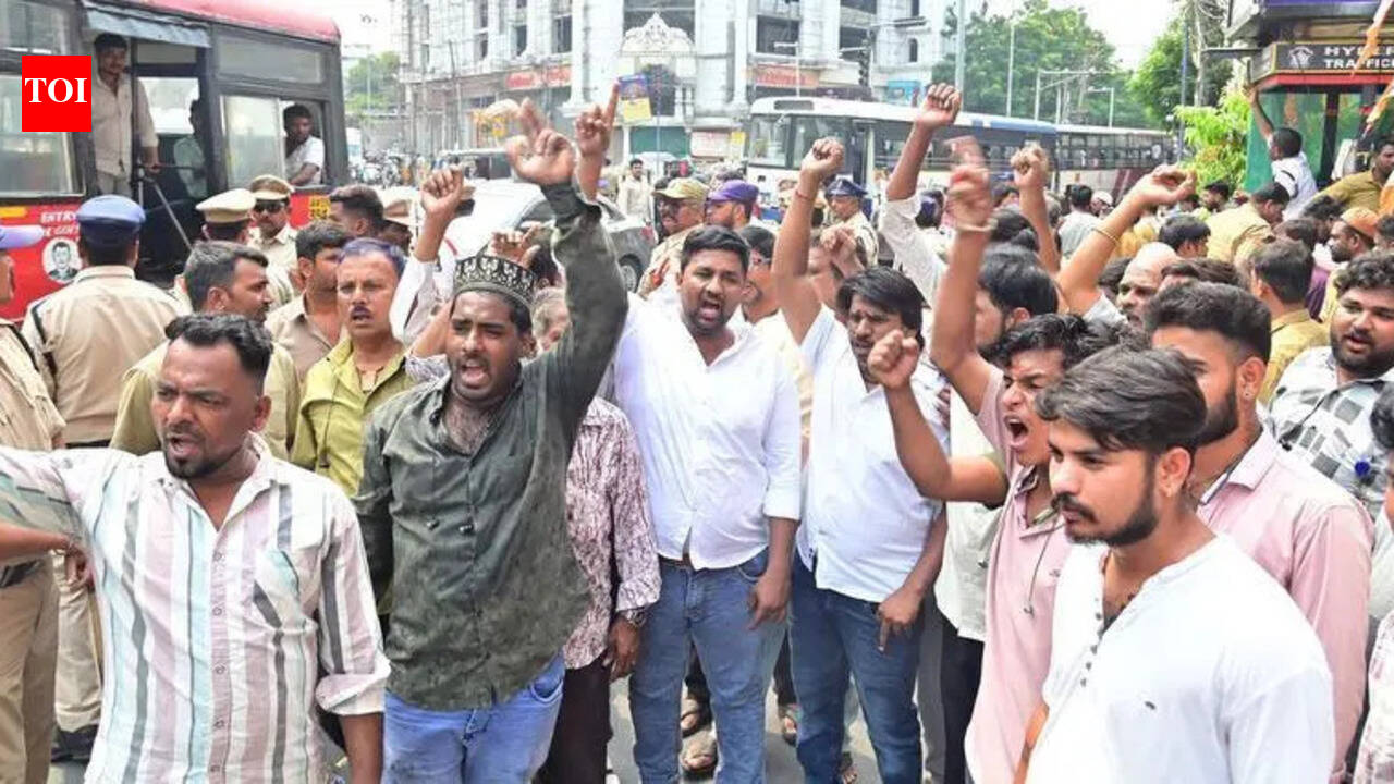 Auto drivers in Hyderabad protest against ‘non-local’ three-wheelers ...