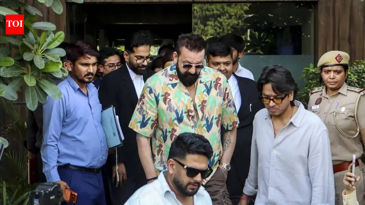 Sarke Chunar Lyrics Row: Sanjay Dutt apologises for ‘Sarke Chunar ...