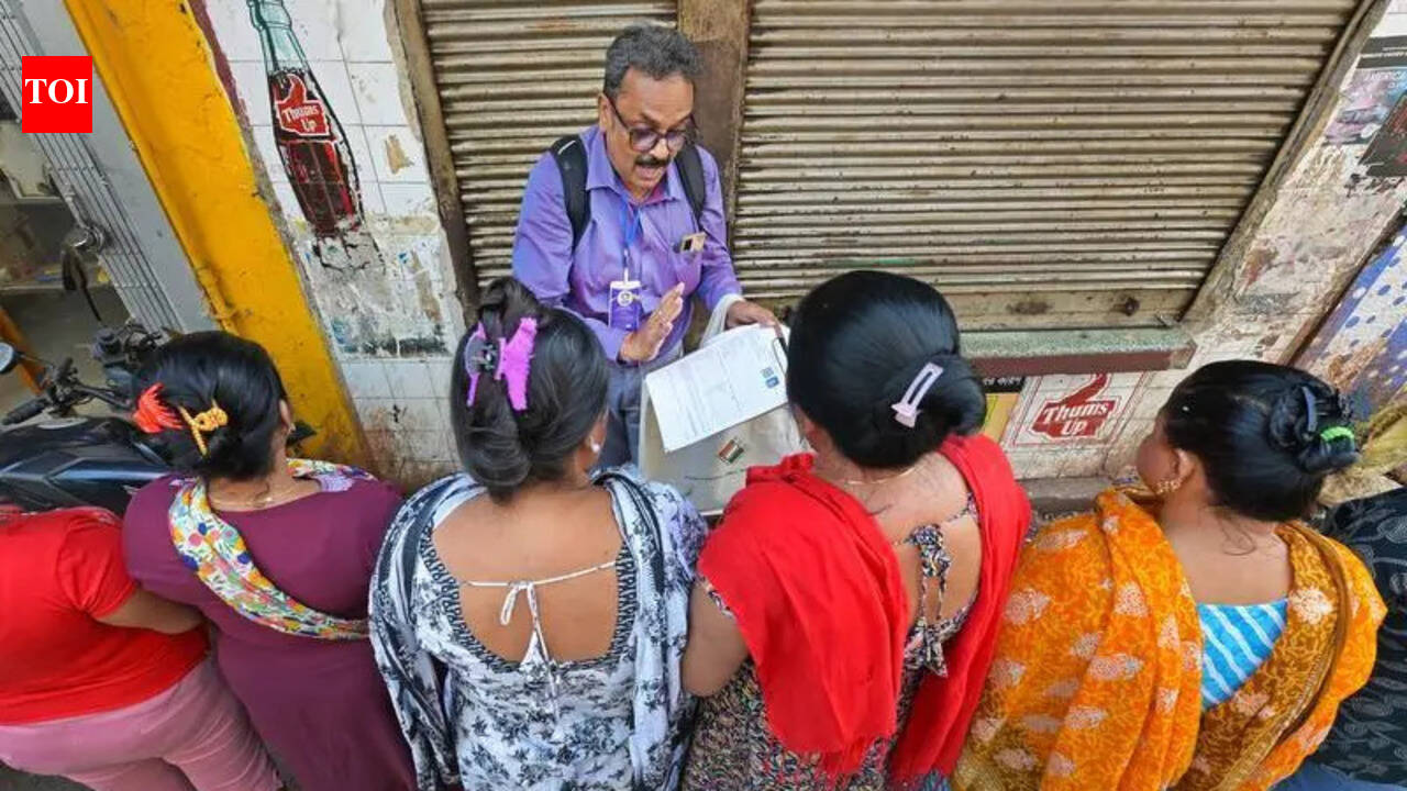 In red-light areas, 1,360 pushed out of poll roll | Kolkata News - The ...