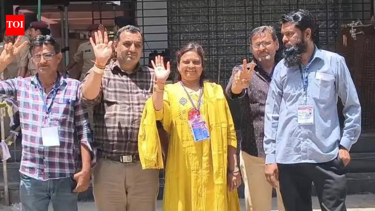 Hindu woman wins in Muslim-dominated Godhra ward | Vadodara News - The ...