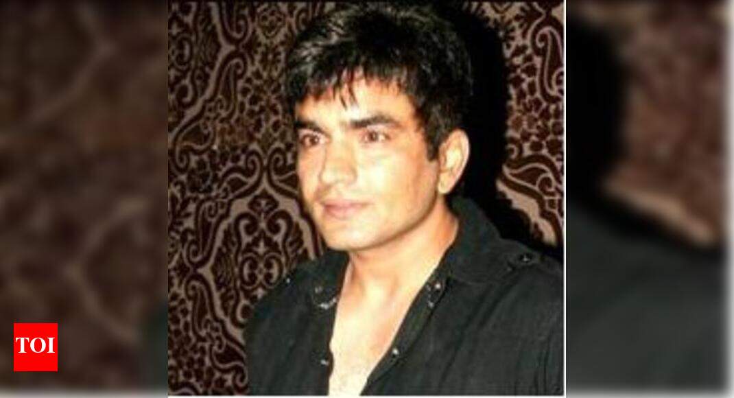 Raja Chaudhari turns bad again - Times of India
