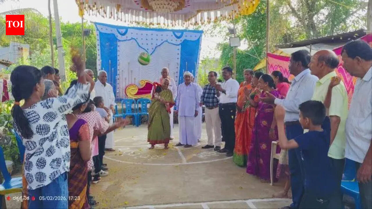 Couple goals: Forty years of marriage, shared with their village in ...