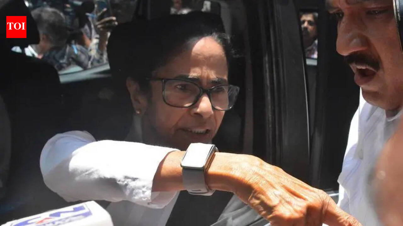 Ex-CM faces ‘Jai Shri Ram’ slogans at HC corridor