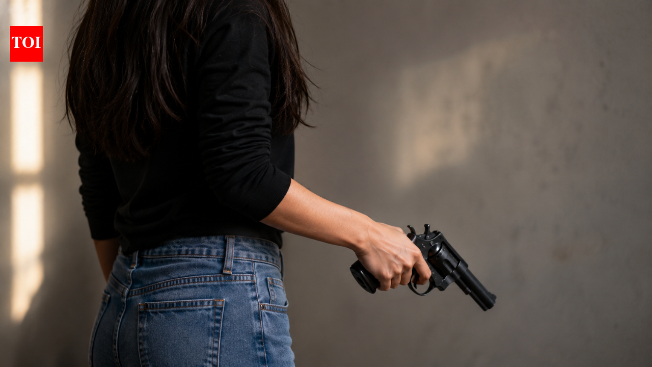 ‘Stopped from wearing jeans’, woman shoots father in Asr village
