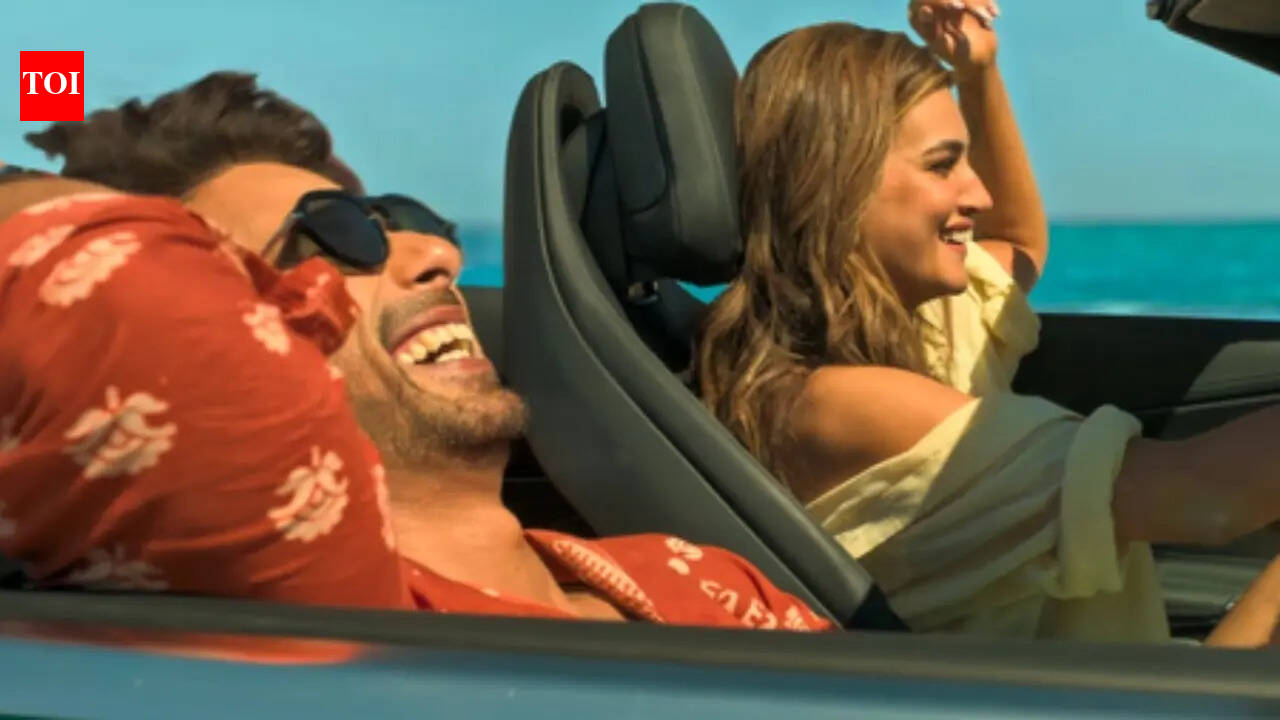 Shahid Kapoor-Kriti Sanon shell out perfect romantic vibes in 'Mashooqa ...