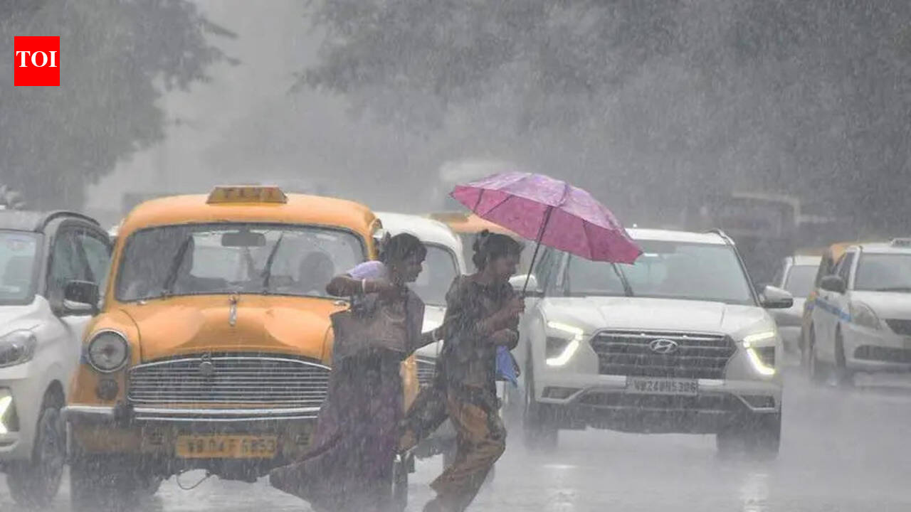 Brief evening rain brings little relief | Kolkata News - The Times of India
