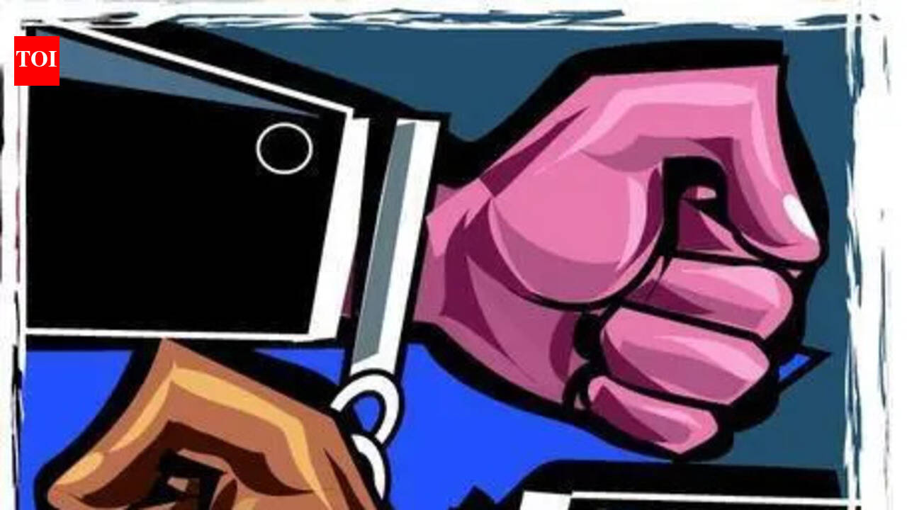 Drugs and weapon smuggling module busted in Asr, 2 held | Chandigarh ...