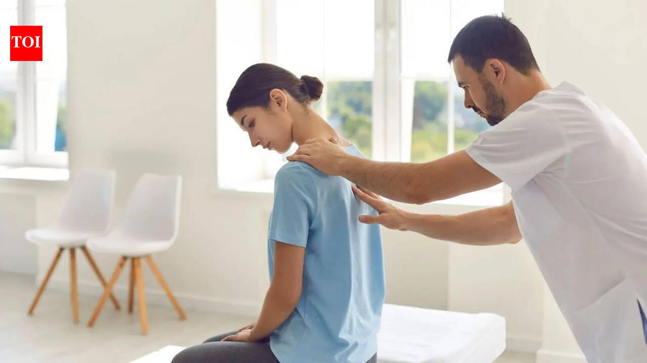 A small curve in her back turned into a serious spine disorder: How a ...