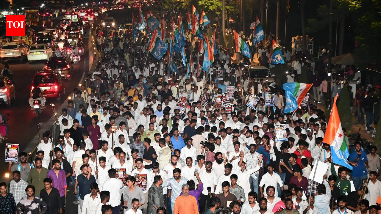 Students, parents join protest in Hyderabad over NEET paper leak, seek ...