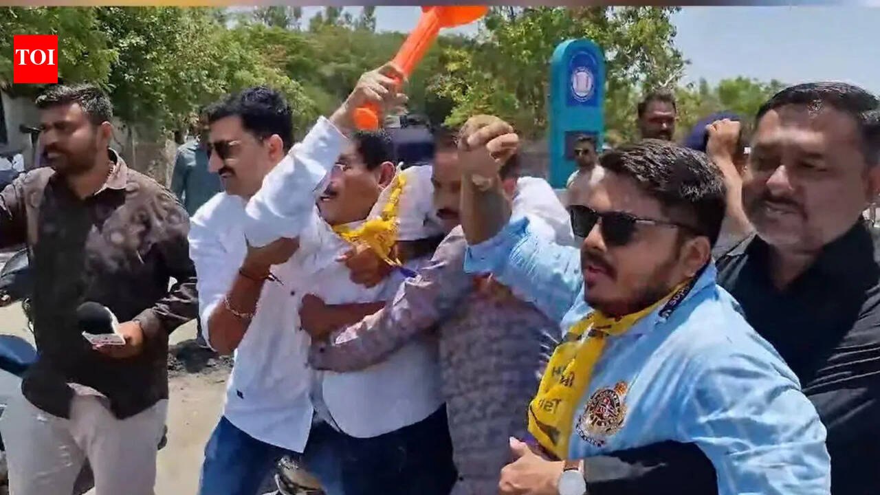 AAP workers detained for protest at Sandhya Bridge | Rajkot News - The ...