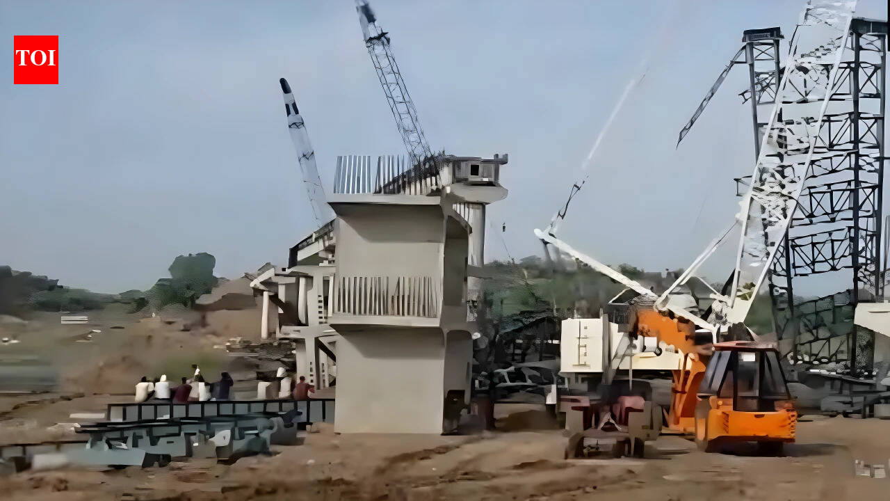 6 killed as under-construction bridge collapses in UP’s Hamirpur ...