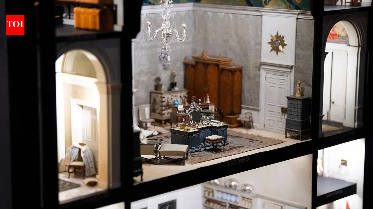 Inside Queen Mary's Dolls' House: The 1:12 scale working home at ...