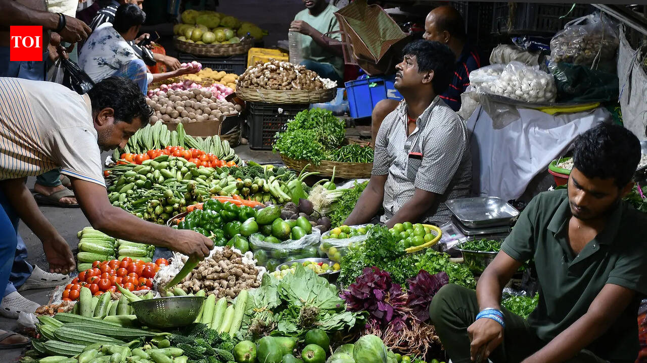 Kolkata markets on fire after fuel-price spike, supply crunch | Kolkata ...