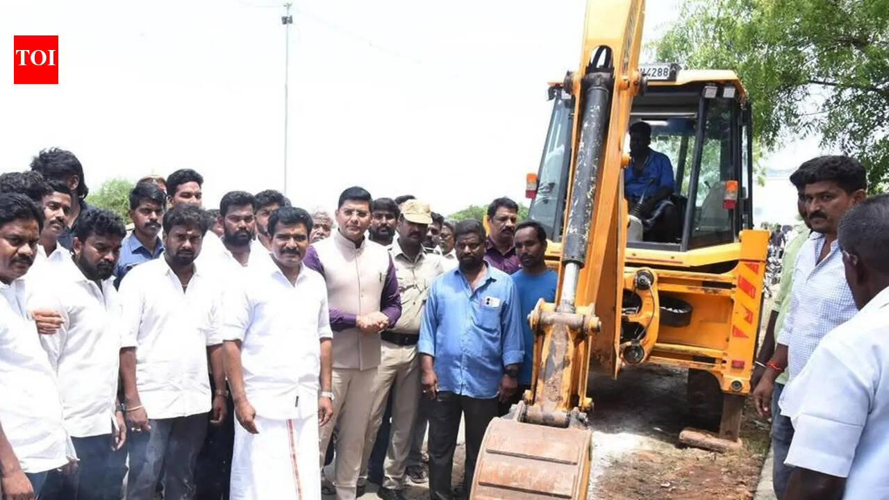 Minister launches work for water pipelines near Madurai | Madurai News ...