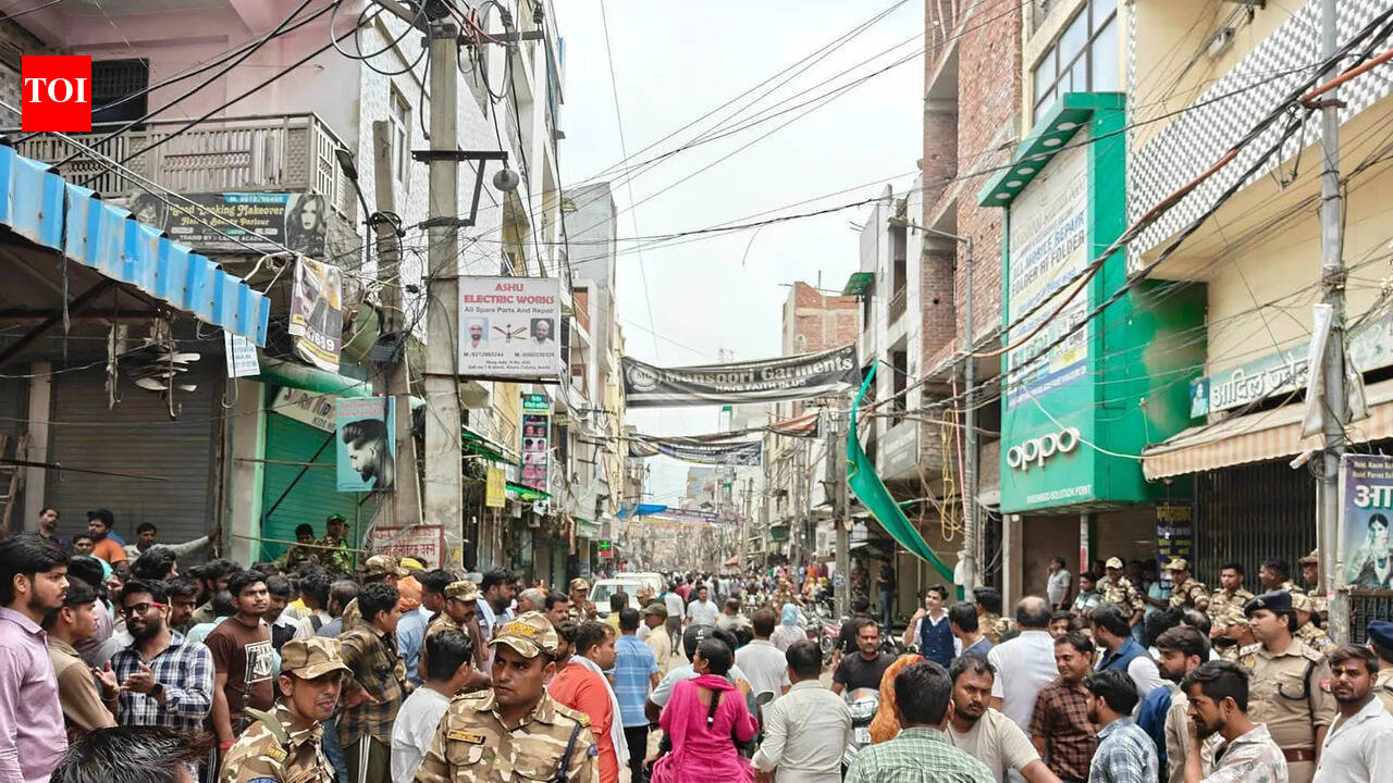Outsiders pour in, ‘goli maro’ slogans keep Khoda on edge | Noida News ...