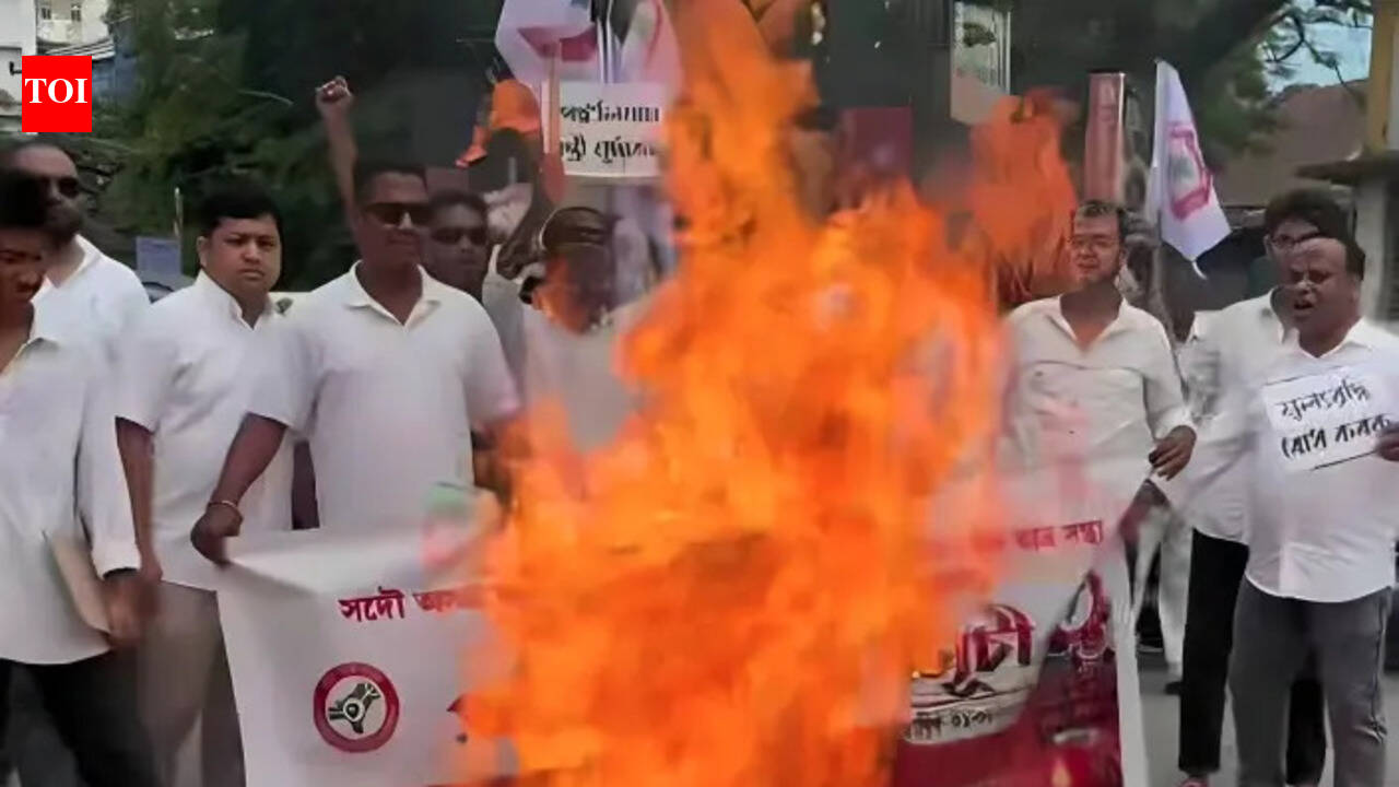 Mottock student unions protest over fuel price hike in Tinsukia ...