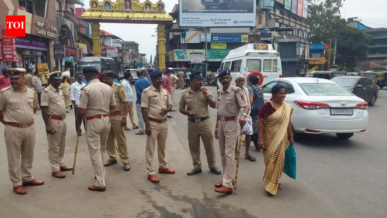 DMK’s first family leaves Kodagu under tight security | Mysuru News ...