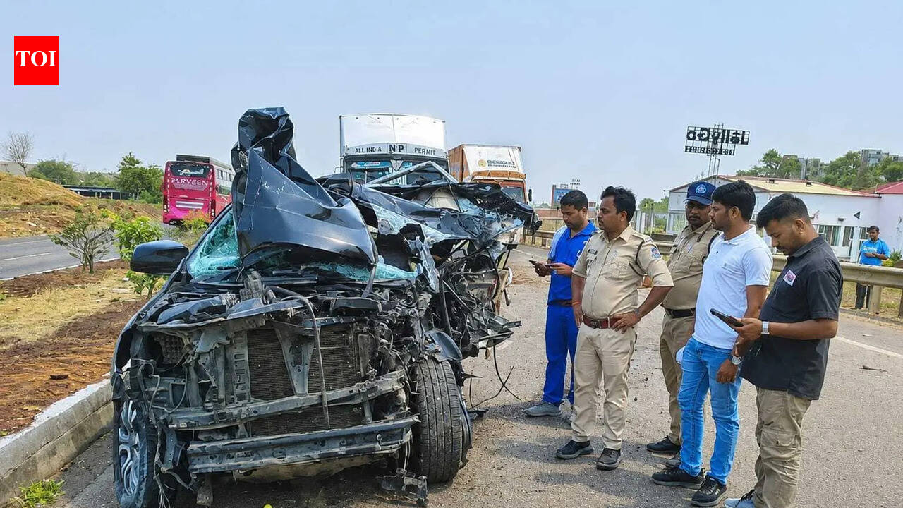 Maharashtra cricketer, restaurant owner killed in road accident; two ...