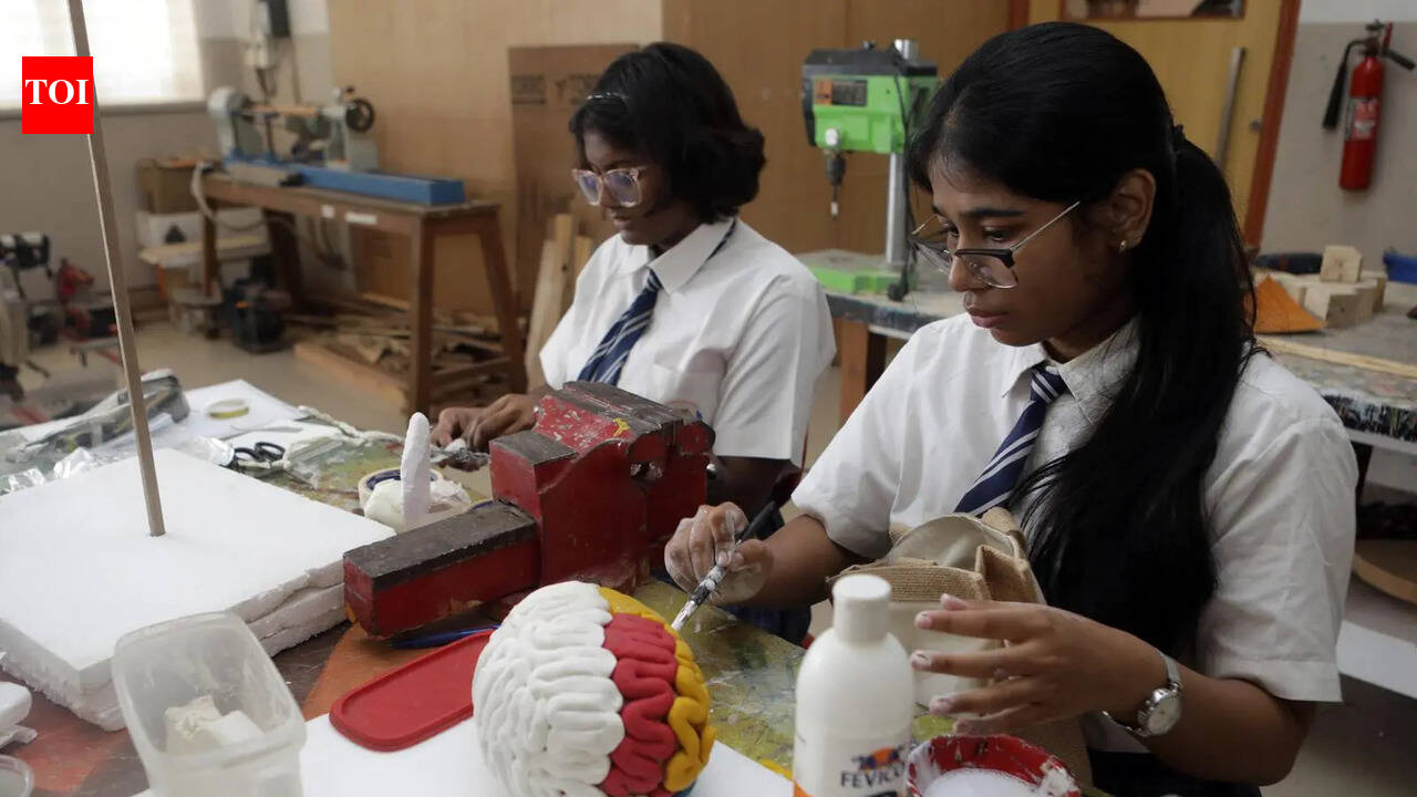 Robots, recycled art take centre stage at mega student fest | Kolkata ...