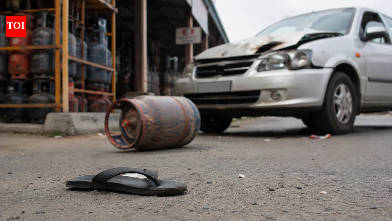 Daily wager killed after being hit by car in UP's Muzaffarnagar | Agra ...