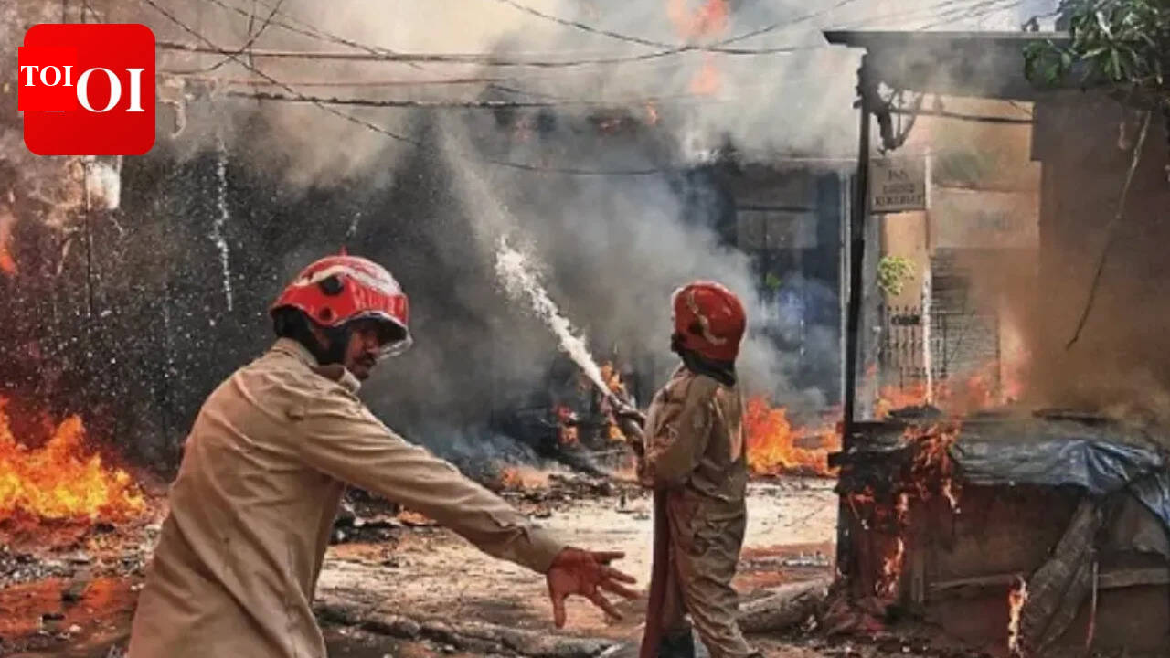 Delhi Hotel Fire: Race against time for first responders | Delhi News ...