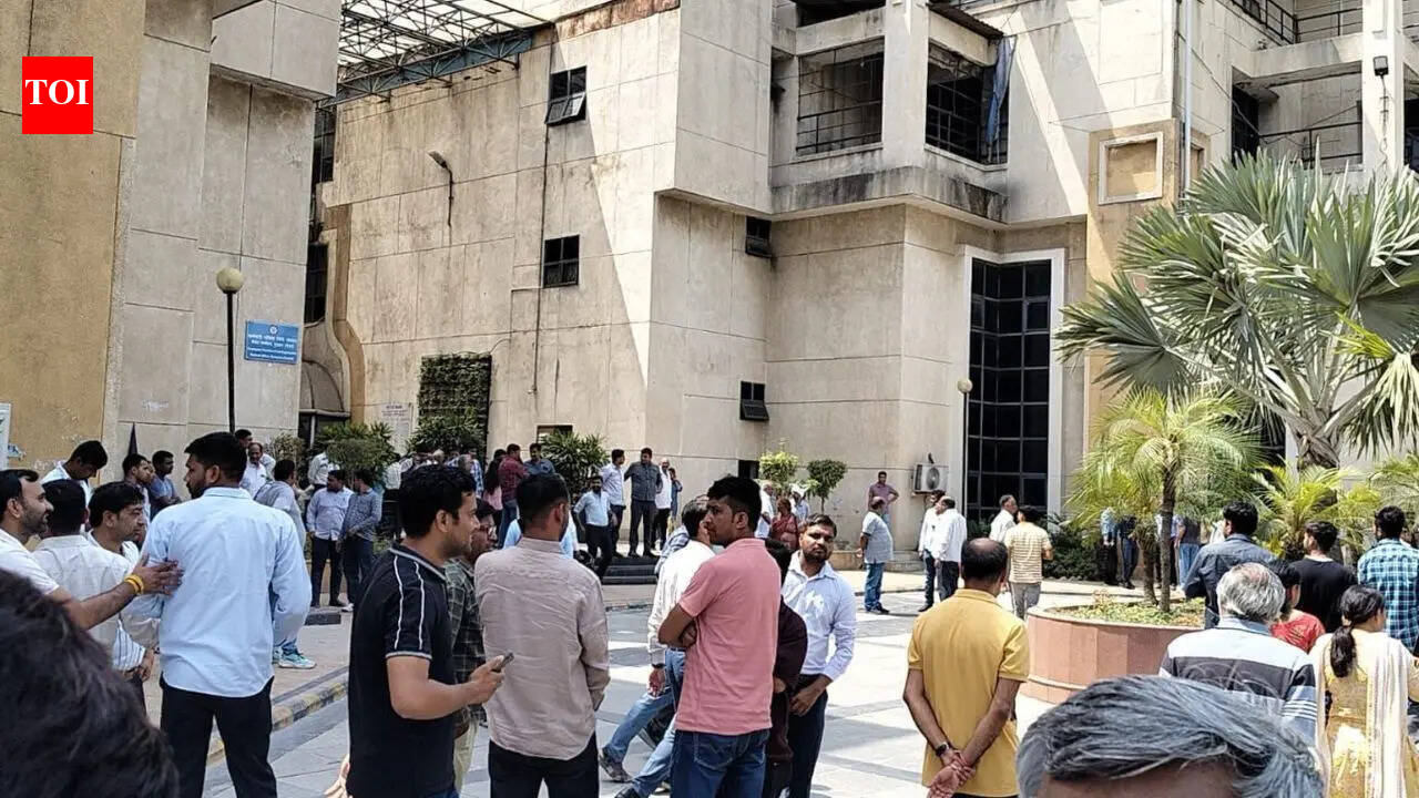 Gurgaon’s municipal corporation office receives bomb threat | Gurgaon ...