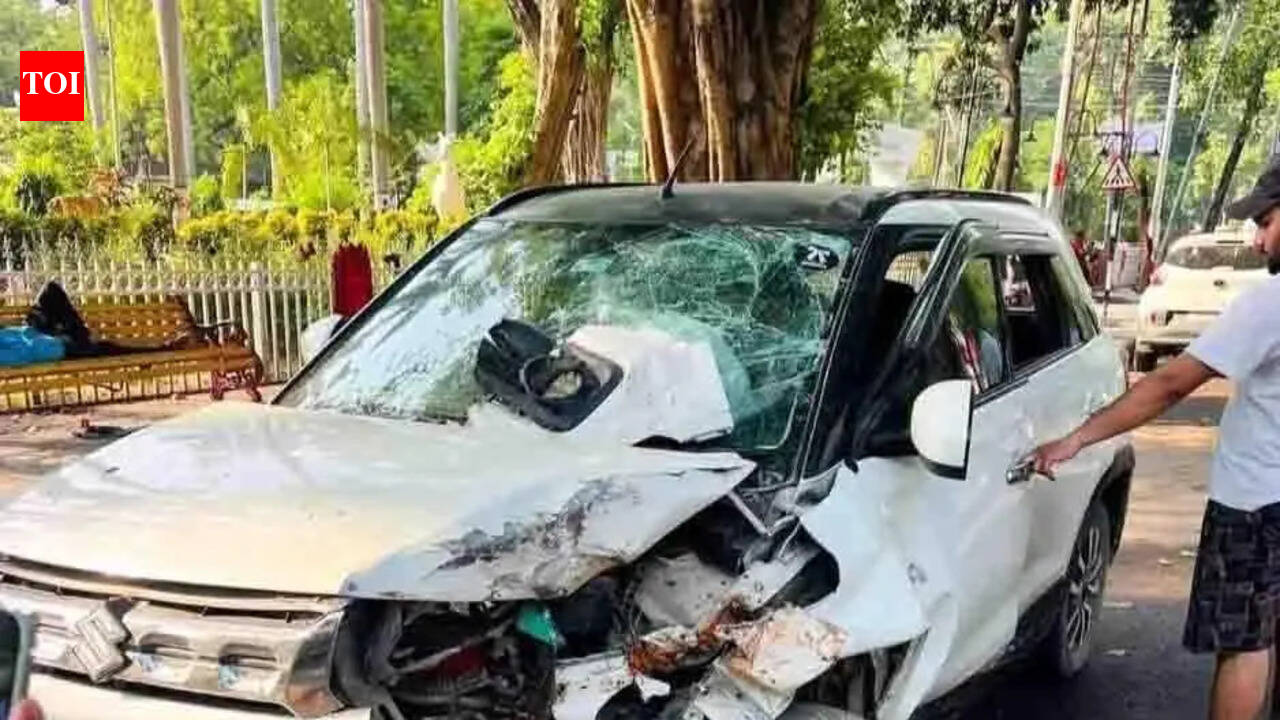 SP youth wing functionary killed as car rams tree | Prayagraj News ...