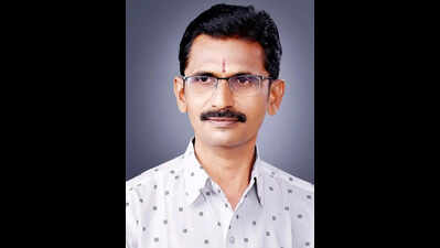 Amravati teacher on way to census duty dies of heart attack | Nagpur ...