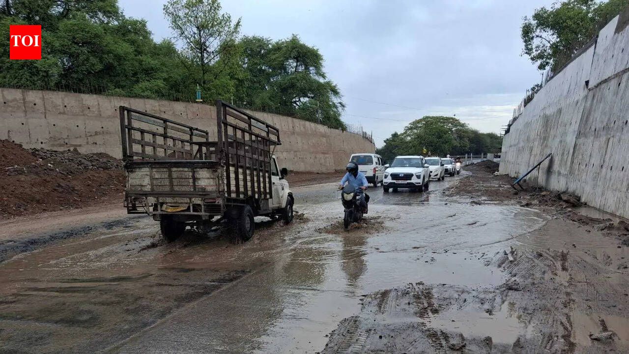 Rain exposes hazardous stretch near under-construction rob on Mhow ...