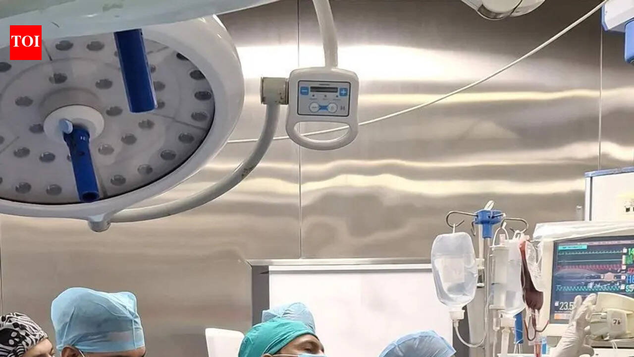 Army doctors perform high-risk airway stenting procedure to save cancer ...