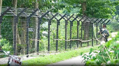 10 Bangladeshis turn up at holding centre to return home | Kolkata News ...