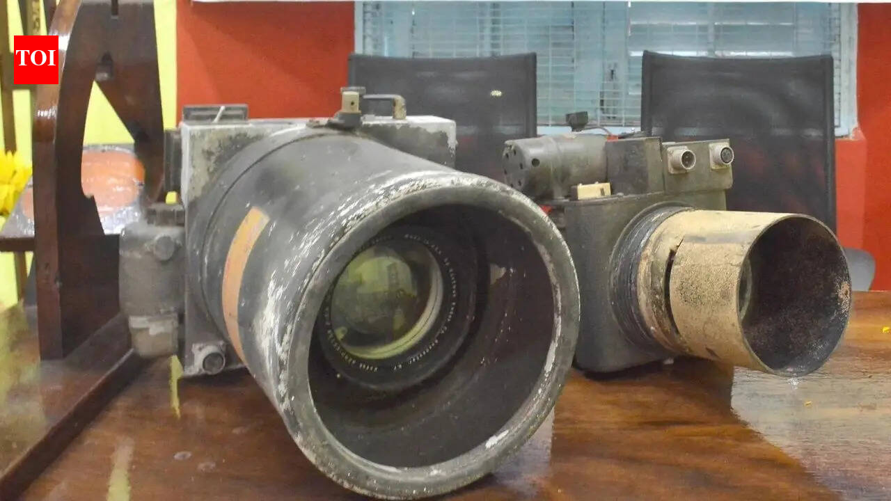 IIEST stumbles upon WW II aircraft cam, Benioff seismograph, bench vise ...