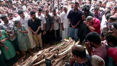 Media coverage of Salim Kumar’s funeral: Police warning against breach ...