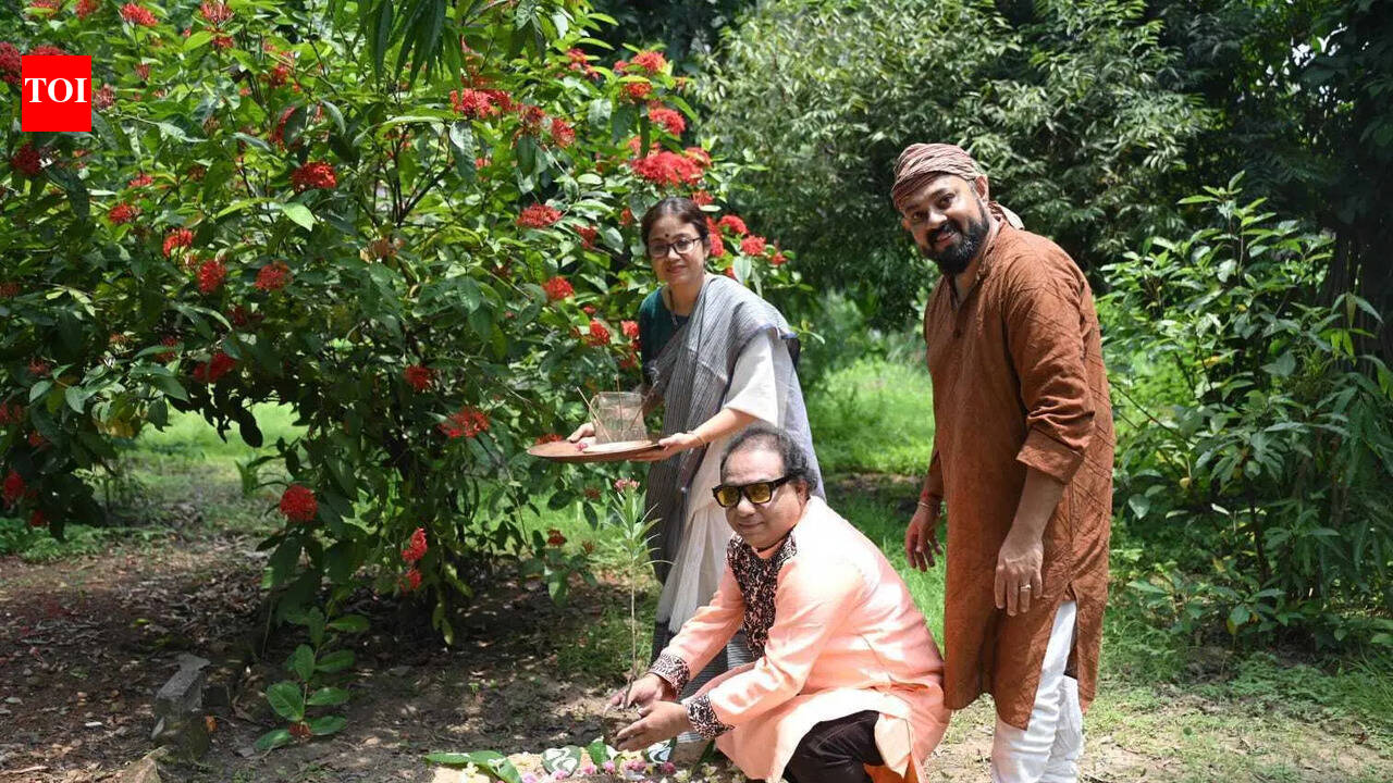Pt Prodyut Mukherjee leads tree-planting initiative in Santiniketan ...