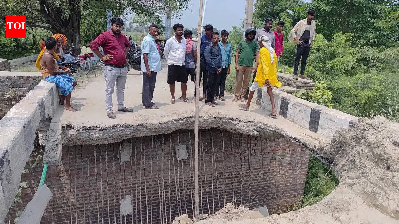 35-year-old bridge collapses in W Champaran, villages cut off | Patna ...