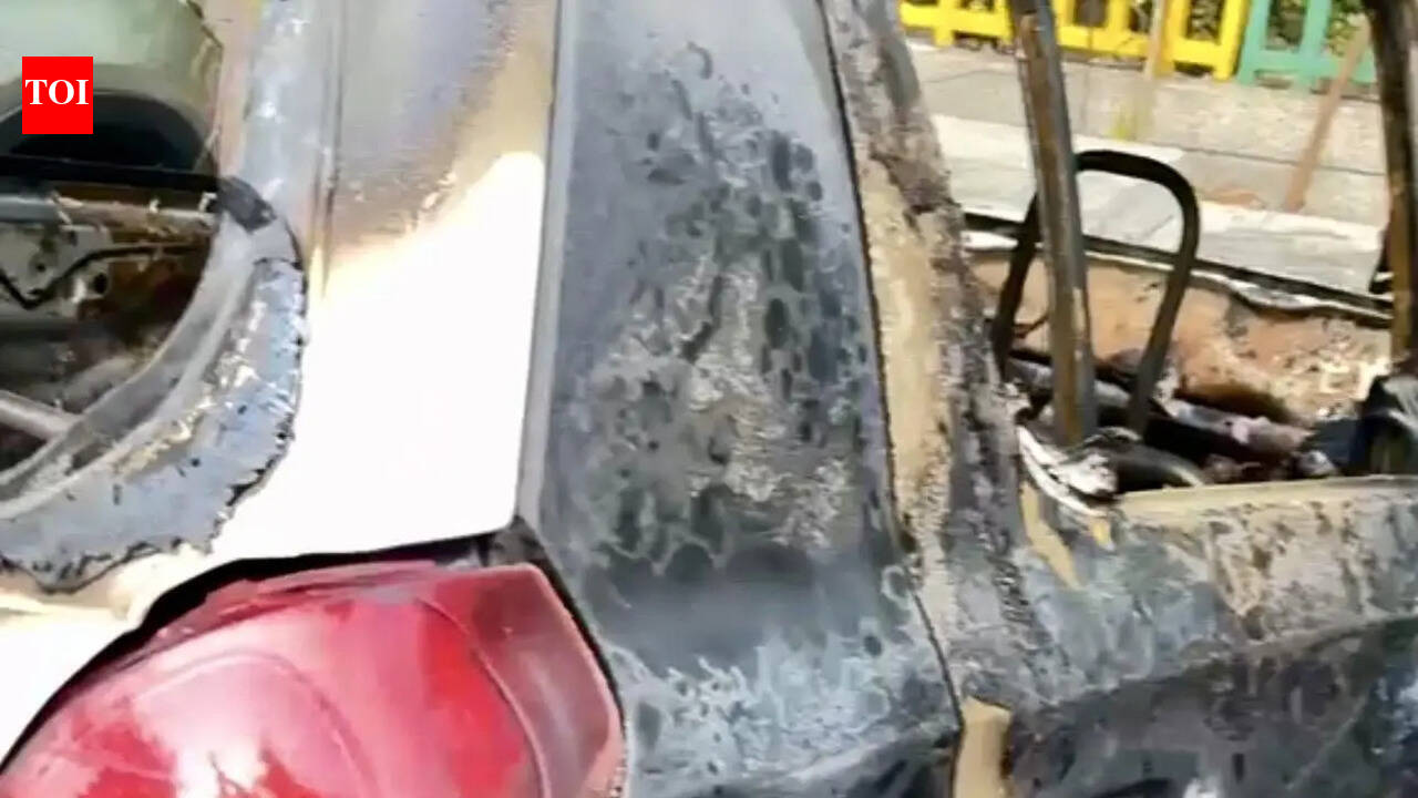 Dust storm leads to power cuts in Noida, Gzb; keeps locals up at night ...
