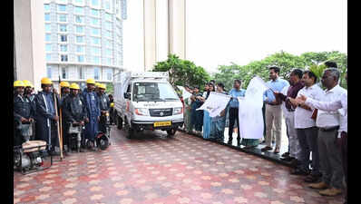BMC forms 8 teams to deal with water-logging | Bhubaneswar News - The ...