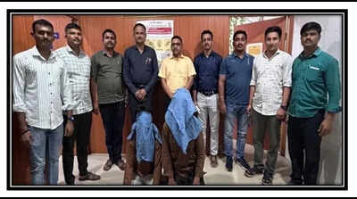 Hawker stabbed in Khopoli local train after argument over making space ...