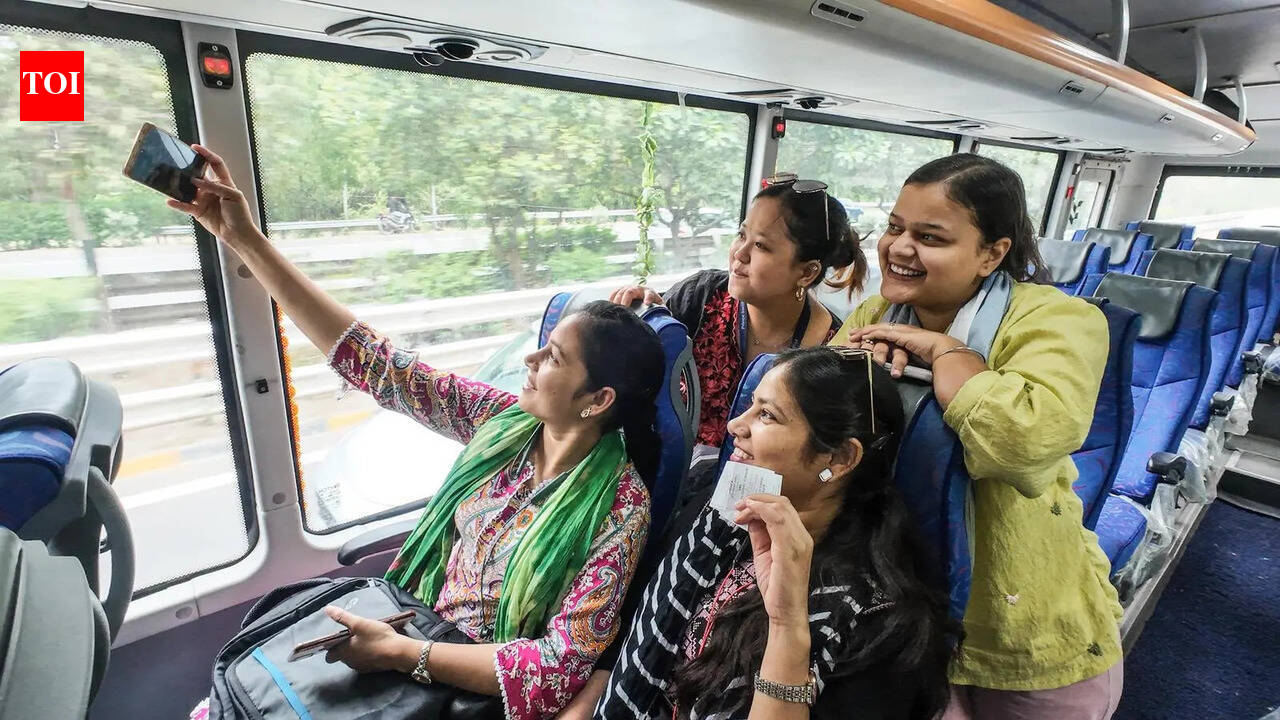 AC, charging ports, luggage racks: A travel in comfort on city e-buses ...