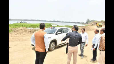 80,000 tonnes of water hyacinth removed from Ambazari Lake | Nagpur ...
